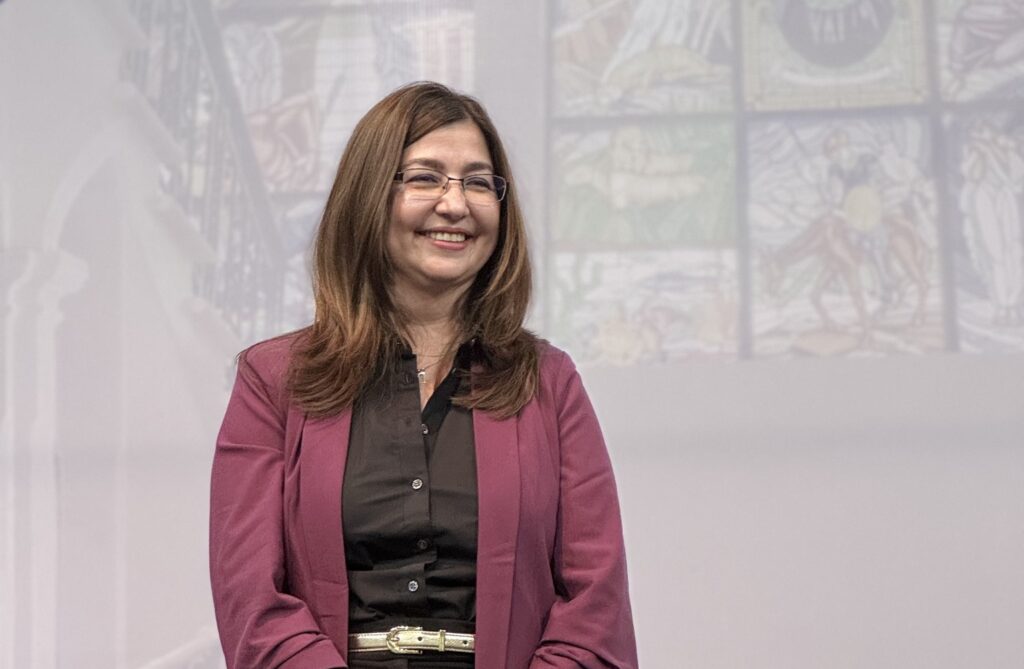 08 Dena C – Primera Plana Digital