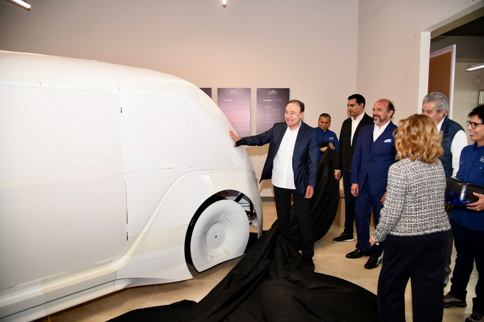 Supervisa Durazo prototipo de vehículo eléctrico diseñado y construido ...